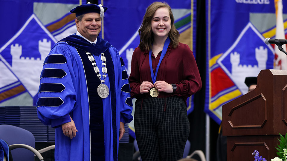 EIU Alumni Services | Eastern Illinois University